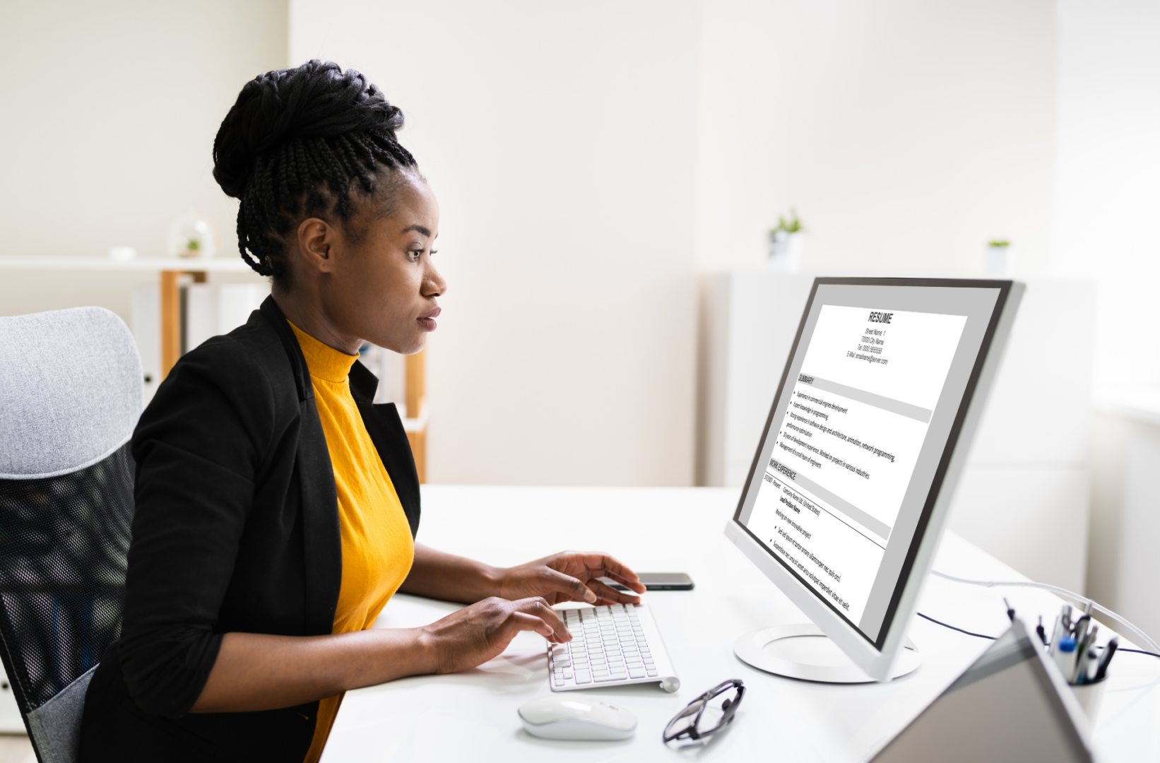 How to Choose the Right Resume Writing Expert